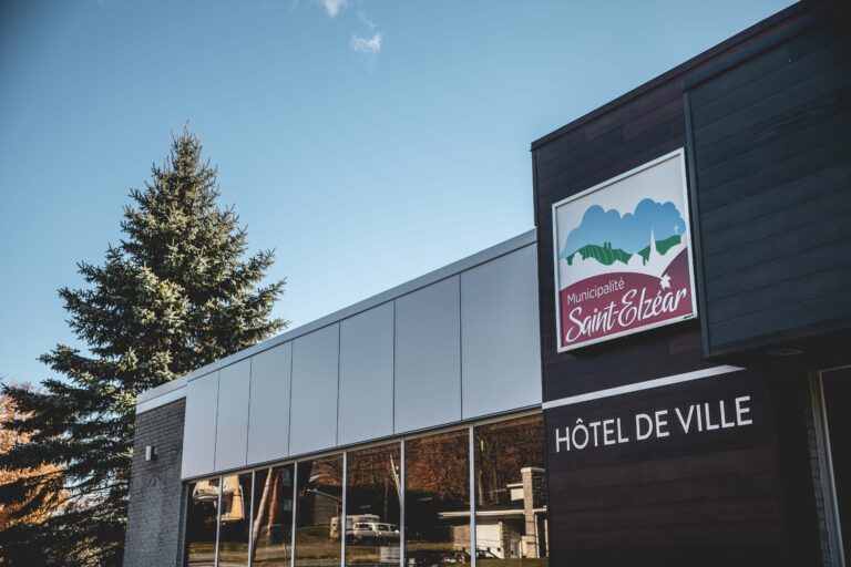 Hôtel de Ville - Municipalité de Saint-Elzéar